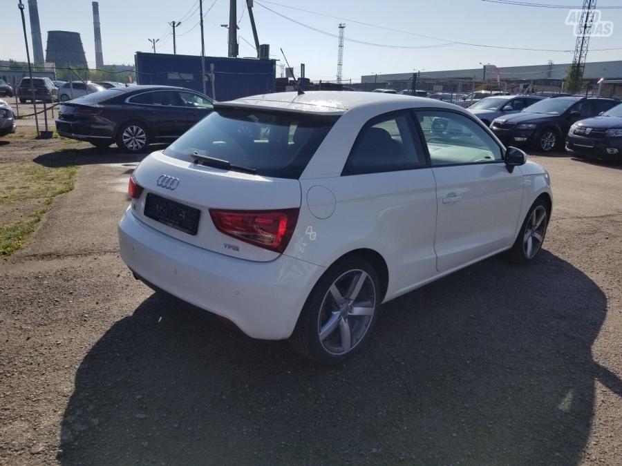 White Audi A1 2010 in Kaunas, with an engine capacity of 1.20 L and mileage of 165 thousand km for 2950 €, photo 7 on AUTOMOTO.COM.LV