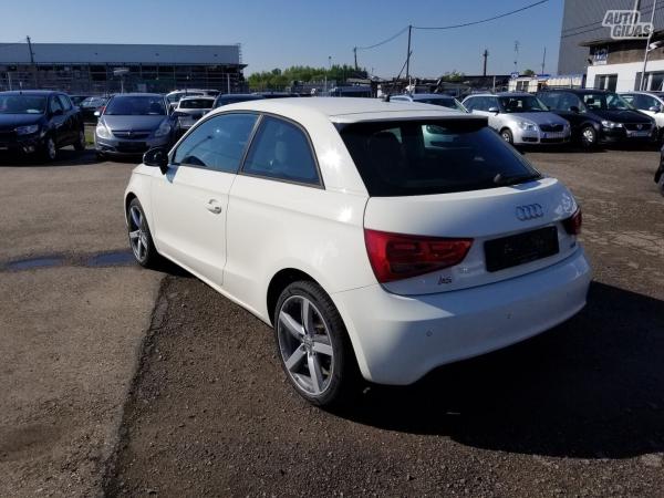 White Audi A1 2010 in Kaunas, with an engine capacity of 1.20 L and mileage of 165 thousand km for 2850 €, photo 6 on AUTOMOTO.COM.LV