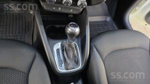 White Audi A1 2011 in Riga, with an engine capacity of 1.60 L and mileage of 200 thousand km for 7299 €, photo 9 on AUTOMOTO.COM.LV