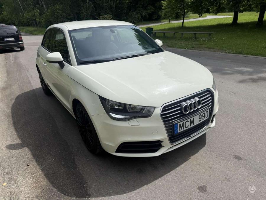 White Audi A1 2011 in Vilnius, with an engine capacity of 1.39 L and mileage of 191 thousand km for 5000 €, photo 3 on AUTOMOTO.COM.LV