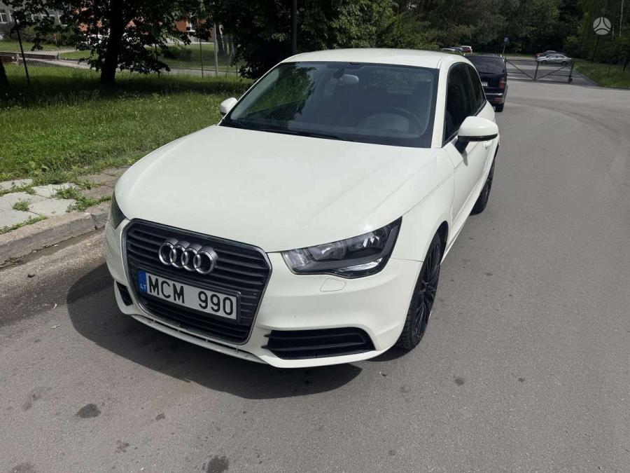 White Audi A1 2011 in Vilnius, with an engine capacity of 1.39 L and mileage of 191 thousand km for 5000 €, photo 4 on AUTOMOTO.COM.LV