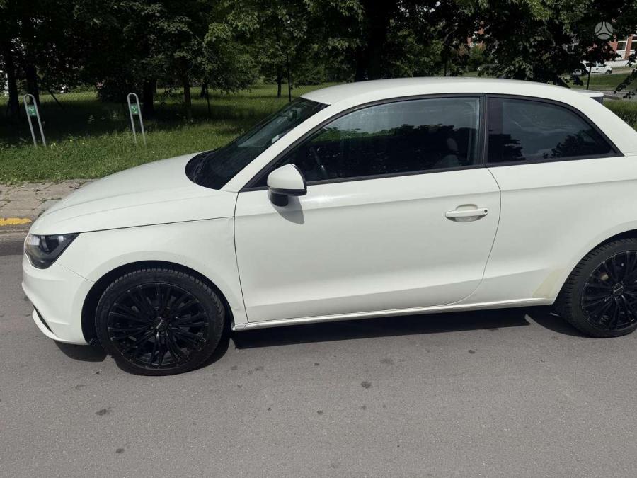 White Audi A1 2011 in Vilnius, with an engine capacity of 1.39 L and mileage of 191 thousand km for 5000 €, photo 5 on AUTOMOTO.COM.LV