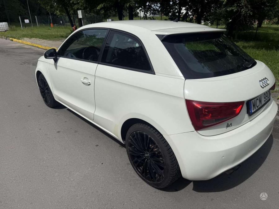 White Audi A1 2011 in Vilnius, with an engine capacity of 1.39 L and mileage of 191 thousand km for 5000 €, photo 6 on AUTOMOTO.COM.LV