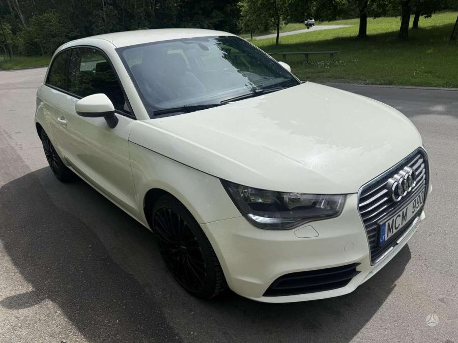 White Audi A1 2011 in Vilnius, with an engine capacity of 1.39 L and mileage of 191 thousand km for 5000 €, photo 10 on AUTOMOTO.COM.LV
