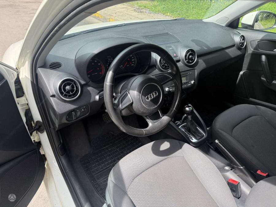 White Audi A1 2011 in Vilnius, with an engine capacity of 1.39 L and mileage of 191 thousand km for 5000 €, photo 12 on AUTOMOTO.COM.LV