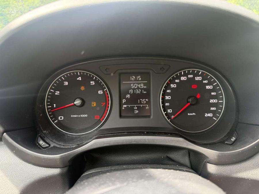 White Audi A1 2011 in Vilnius, with an engine capacity of 1.39 L and mileage of 191 thousand km for 5000 €, photo 13 on AUTOMOTO.COM.LV