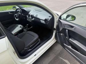 White Audi A1 2011 in Vilnius, with an engine capacity of 1.39 L and mileage of 191 thousand km for 5000 €, photo 14 on AUTOMOTO.COM.LV