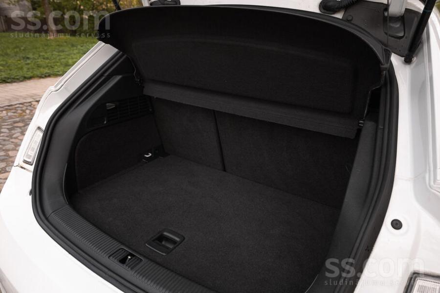 Balts Audi A1 2012 Jelgava, ar dzinēja tilpumu 1.40 L un nobraukumu 145 tūkst. km par 7900 €, foto 12 vietnē AUTOMOTO.COM.LV