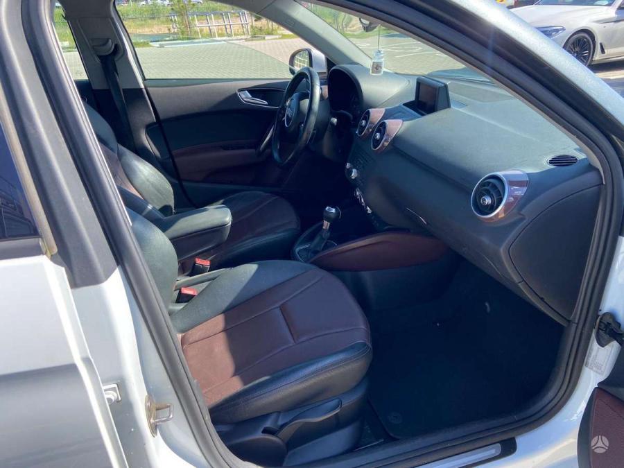 White Audi A1 2012 in Taurage, with an engine capacity of 1.60 L and mileage of 212 thousand km for 5900 €, photo 10 on AUTOMOTO.COM.LV