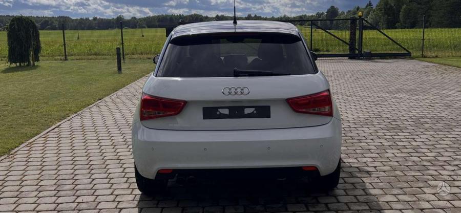 White Audi A1 2012 in Vilnius, with an engine capacity of 1.40 L and mileage of 154 thousand km for 6500 €, photo 7 on AUTOMOTO.COM.LV