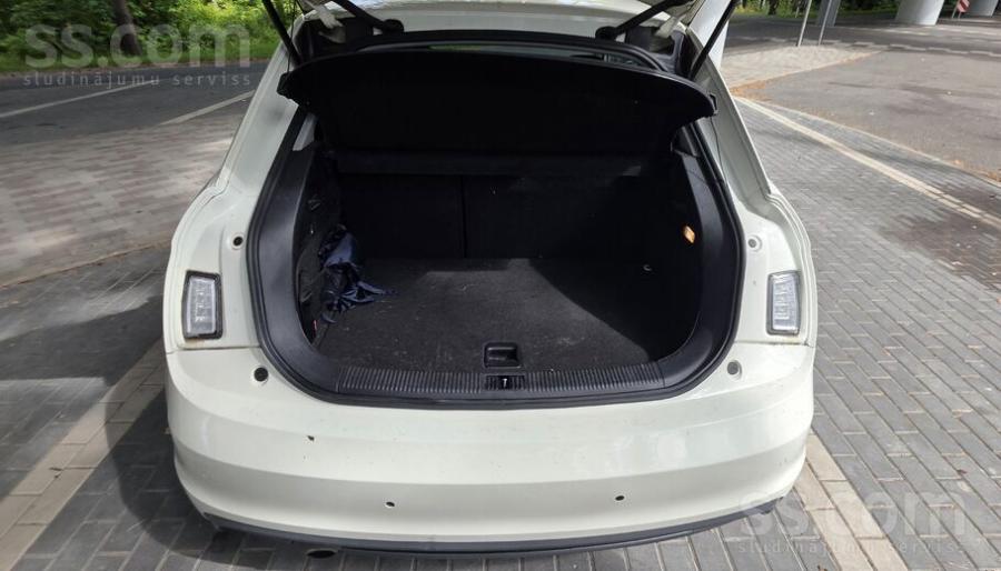 White Audi A1 2012 in Jurmala, with an engine capacity of 1.20 L and mileage of 208 thousand km for 5500 €, photo 7 on AUTOMOTO.COM.LV