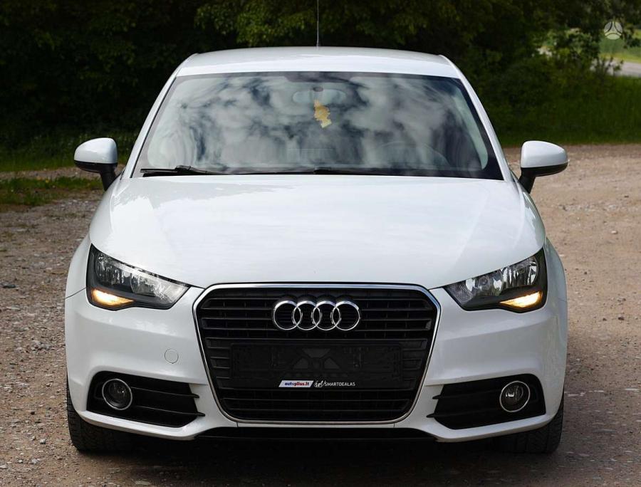 White Audi A1 2013 in Kretinga, with an engine capacity of 1.60 L and mileage of 275 thousand km for 6499 €, photo 5 on AUTOMOTO.COM.LV