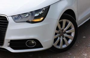 White Audi A1 2013 in Kretinga, with an engine capacity of 1.60 L and mileage of 275 thousand km for 6499 €, photo 9 on AUTOMOTO.COM.LV
