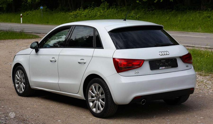 White Audi A1 2013 in Kretinga, with an engine capacity of 1.60 L and mileage of 275 thousand km for 6499 €, photo 11 on AUTOMOTO.COM.LV
