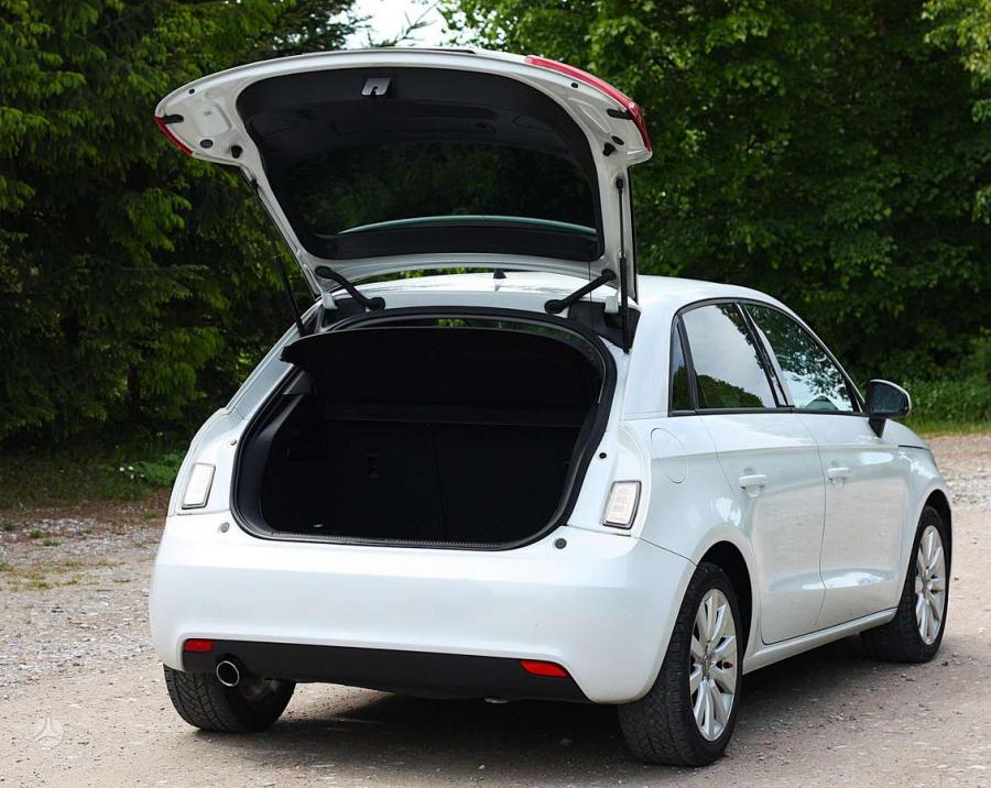 White Audi A1 2013 in Kretinga, with an engine capacity of 1.60 L and mileage of 275 thousand km for 6499 €, photo 18 on AUTOMOTO.COM.LV