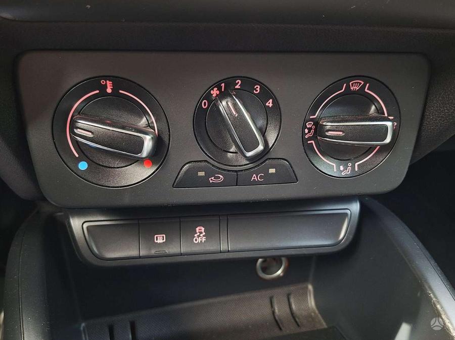 White Audi A1 2013 in Kretinga, with an engine capacity of 1.60 L and mileage of 275 thousand km for 6499 €, photo 30 on AUTOMOTO.COM.LV