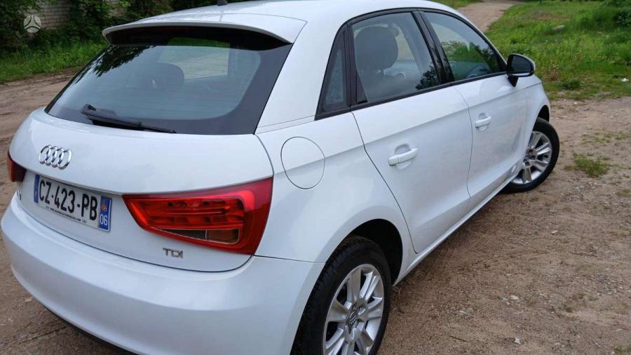 White Audi A1 2013 in Vilnius, with an engine capacity of 1.60 L and mileage of 262 thousand km for 4750 €, photo 6 on AUTOMOTO.COM.LV