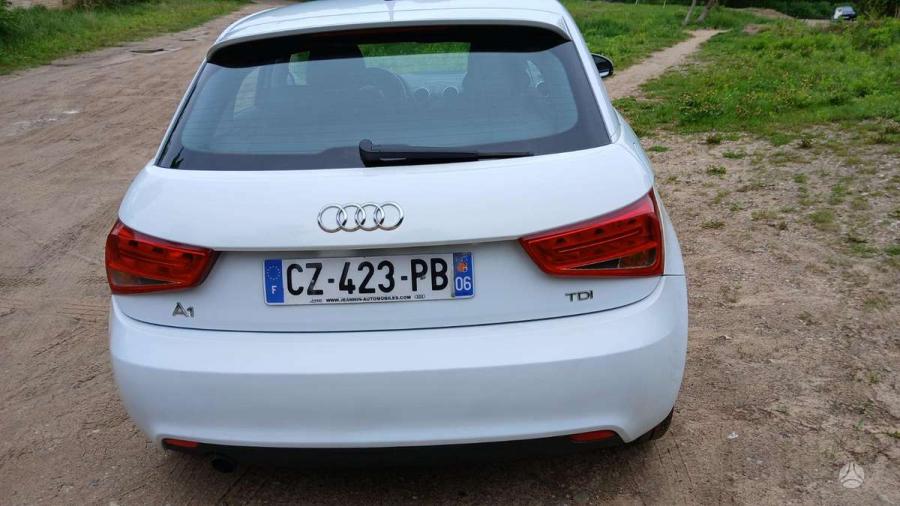 White Audi A1 2013 in Vilnius, with an engine capacity of 1.60 L and mileage of 262 thousand km for 4750 €, photo 8 on AUTOMOTO.COM.LV