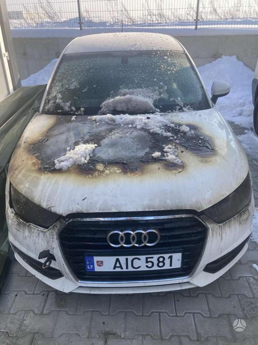White Audi A1 2017 in Kaunas, with an engine capacity of 1.00 L and mileage of 123 thousand km for 1900 €, photo 1 on AUTOMOTO.COM.LV