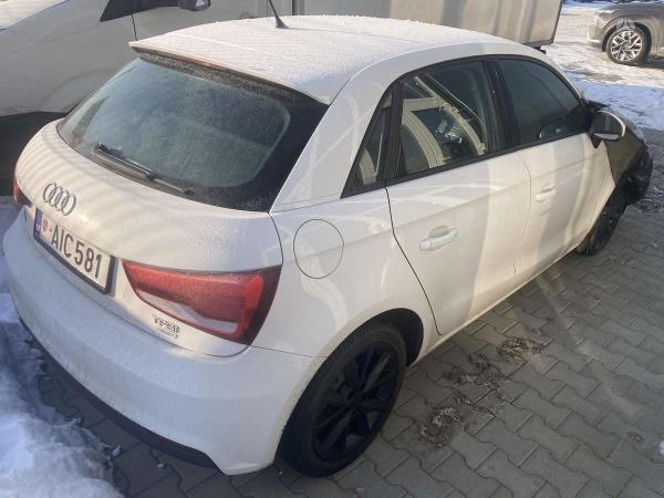 White Audi A1 2017 in Kaunas, with an engine capacity of 1.00 L and mileage of 123 thousand km for 1900 €, photo 9 on AUTOMOTO.COM.LV
