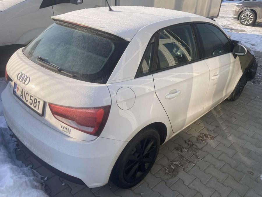 White Audi A1 2017 in Kaunas, with an engine capacity of 1.00 L and mileage of 123 thousand km for 1900 €, photo 9 on AUTOMOTO.COM.LV