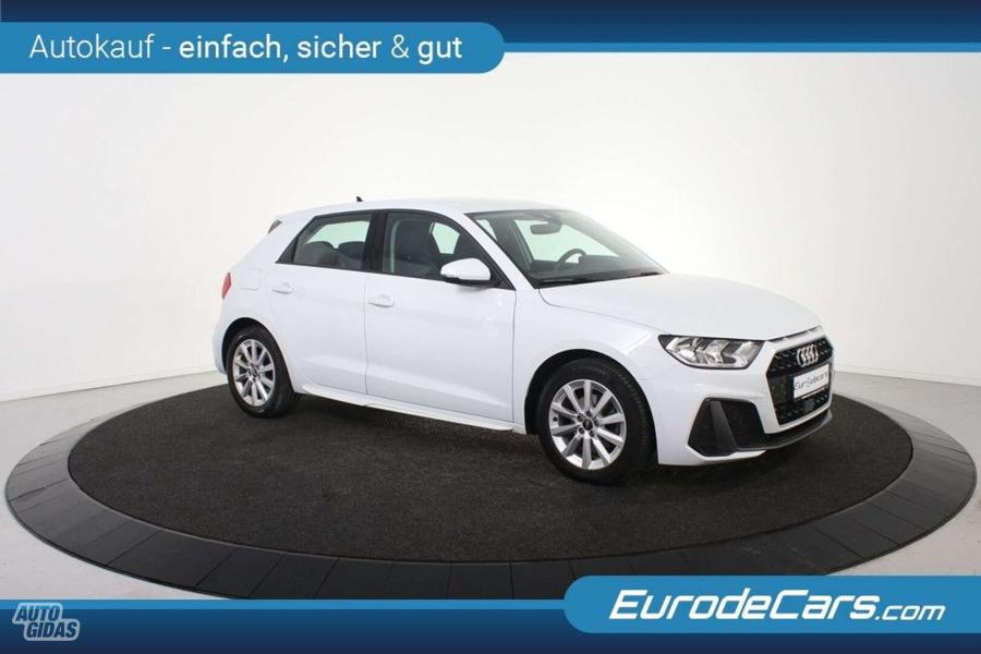 White Audi A1 2023 in Kaunas, with an engine capacity of 1.00 L and mileage of 46 thousand km for 25678 €, photo 5 on AUTOMOTO.COM.LV