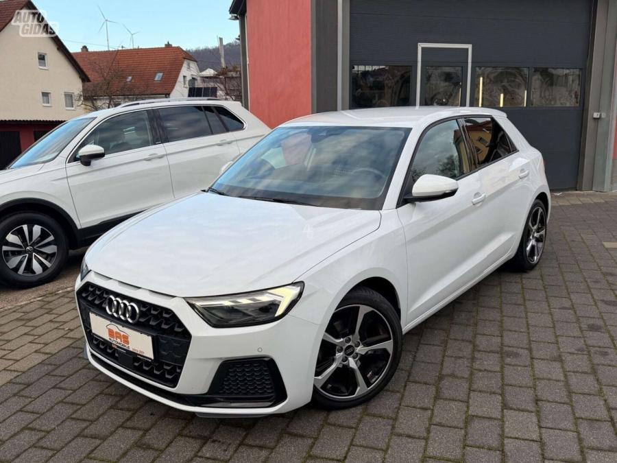 Balts Audi A1 2022 Kauņa, ar dzinēja tilpumu 1.00 L un nobraukumu 34 tūkst. km par 24725 €, foto 1 vietnē AUTOMOTO.COM.LV