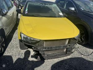 Yellow Audi A1 2018 in Taurage, with an engine capacity of 1.00 L and mileage of 104 thousand km for 6900 €, photo 4 on AUTOMOTO.COM.LV