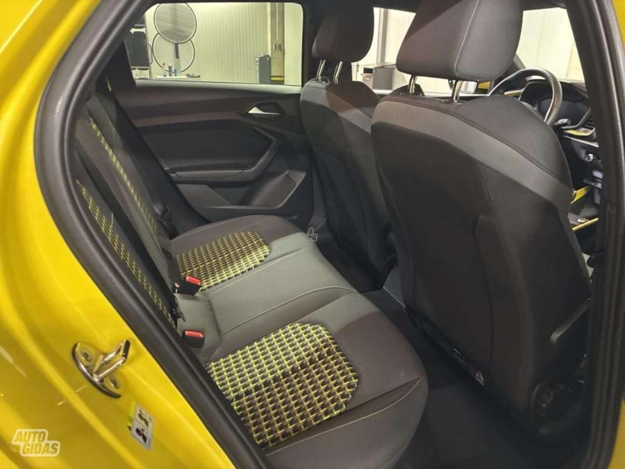 Yellow Audi A1 2023 in Kaunas, with an engine capacity of 1.00 L and mileage of 39 thousand km for 27950 €, photo 8 on AUTOMOTO.COM.LV