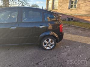 Melns Audi A2 2001 Dobele, ar dzinēja tilpumu 1.40 L un nobraukumu 270 tūkst. km par 2350 €, foto 11 vietnē AUTOMOTO.COM.LV