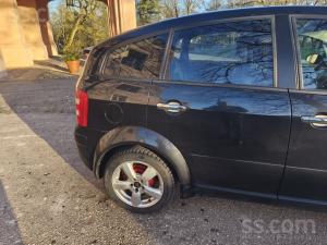 Melns Audi A2 2001 Dobele, ar dzinēja tilpumu 1.40 L un nobraukumu 270 tūkst. km par 2350 €, foto 12 vietnē AUTOMOTO.COM.LV