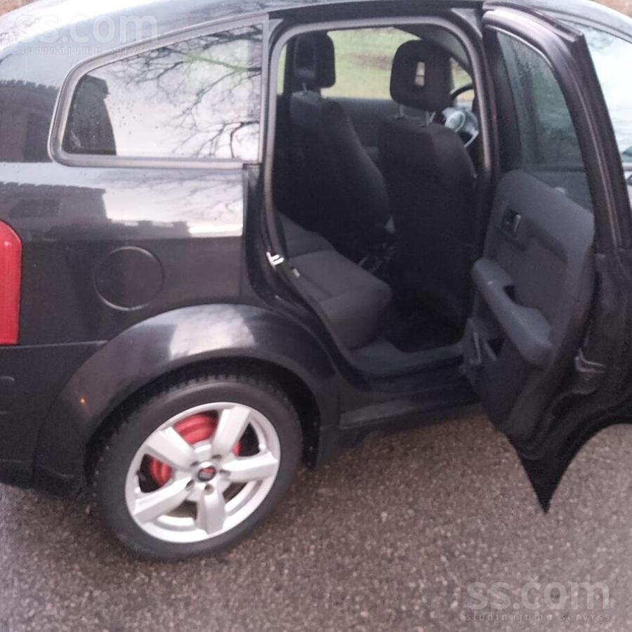 Melns Audi A2 2001 Dobele, ar dzinēja tilpumu 1.40 L un nobraukumu 270 tūkst. km par 2350 €, foto 17 vietnē AUTOMOTO.COM.LV
