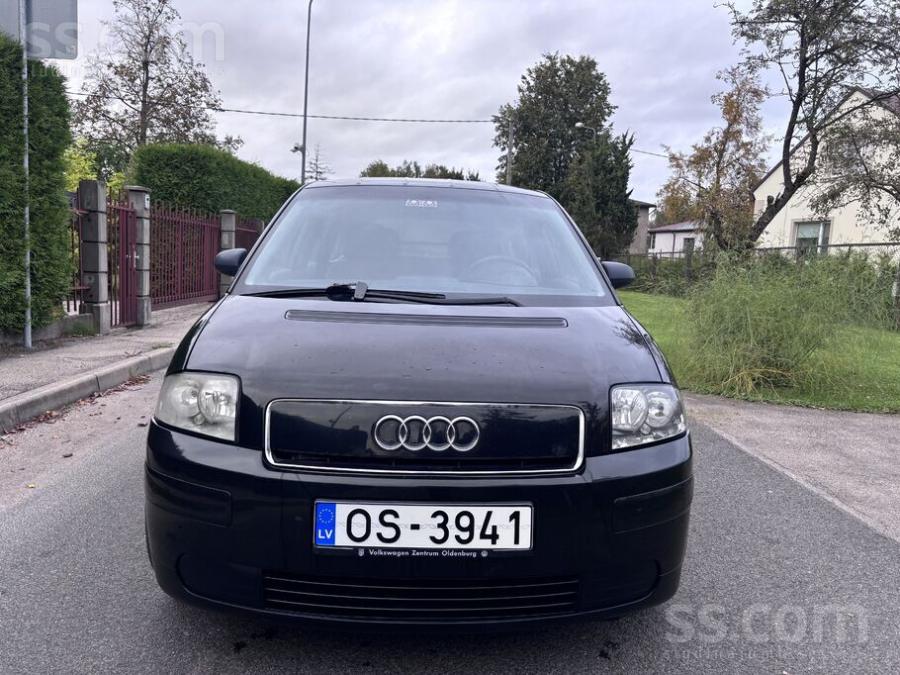 Black Audi A2 2001 in Riga, with an engine capacity of 1.40 L and mileage of 231 thousand km for 2990 €, photo 3 on AUTOMOTO.COM.LV