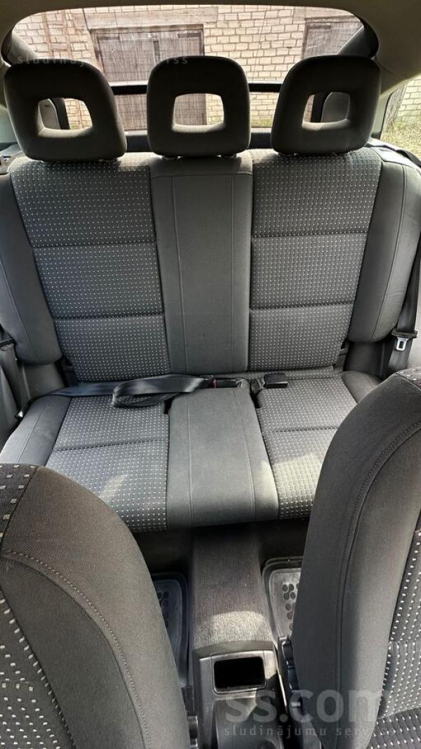 Black Audi A2 2001 in Dobele, with an engine capacity of 1.40 L and mileage of 287 thousand km for 1000 €, photo 6 on AUTOMOTO.COM.LV