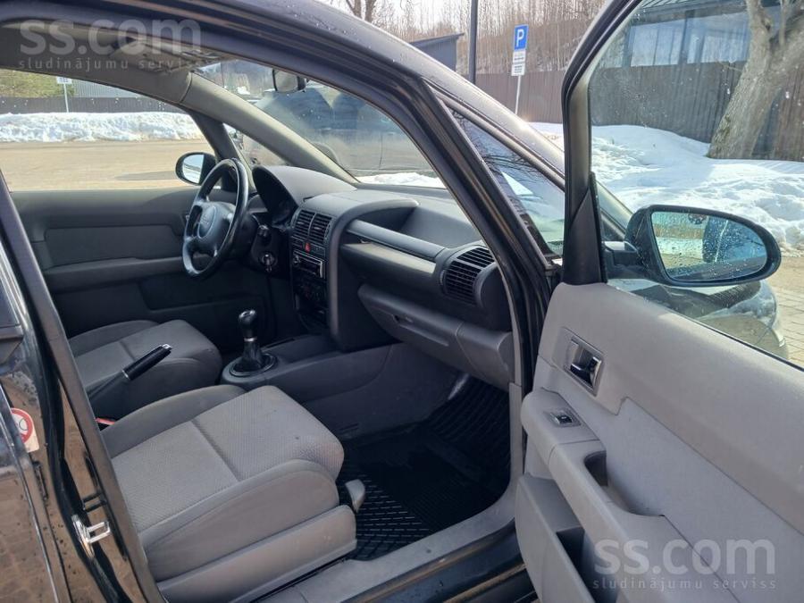 Melns Audi A2 2001 Ludza, ar dzinēja tilpumu 1.40 L un nobraukumu 227 tūkst. km par 2550 €, foto 10 vietnē AUTOMOTO.COM.LV