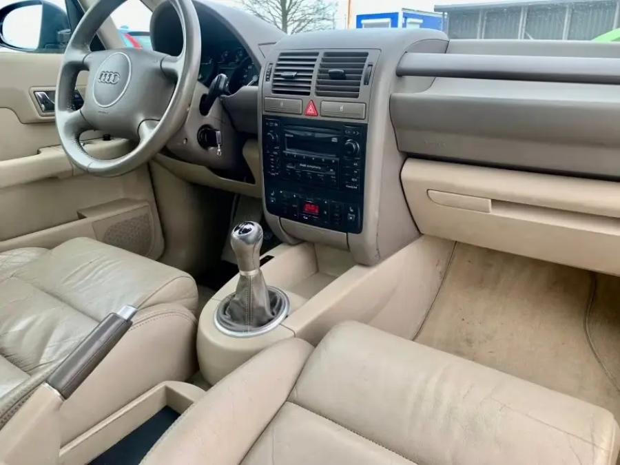 Черный Ауди А2 2001 в Елгава, объемом двигателя 1.40 л и пробегом 348 тыс. км за 3200 €, фото 6 на AUTOMOTO.COM.LV