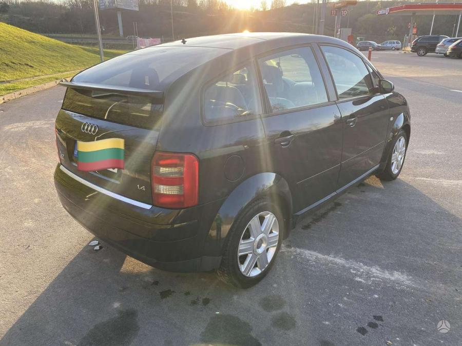 Melns Audi A2 2001 Viļņa, ar dzinēja tilpumu 1.42 L un nobraukumu 254 tūkst. km par 1450 €, foto 5 vietnē AUTOMOTO.COM.LV
