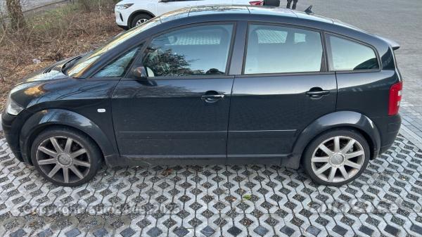 Melns Audi A2 2002 Tallina, ar dzinēja tilpumu 1.40 L un nobraukumu 250 tūkst. km par 1500 €, foto 2 vietnē AUTOMOTO.COM.LV