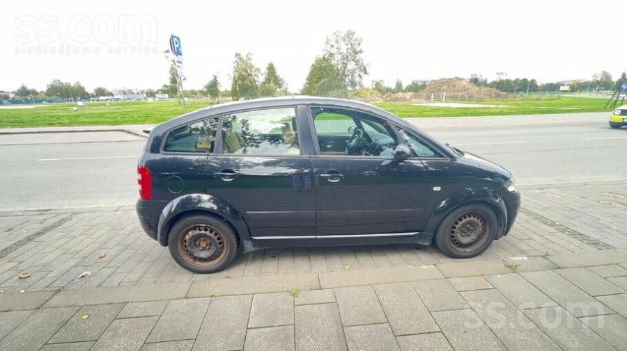 Black Audi A2 2002 in Riga, with an engine capacity of 1.40 L and mileage of 320 thousand km for 2100 €, photo 11 on AUTOMOTO.COM.LV