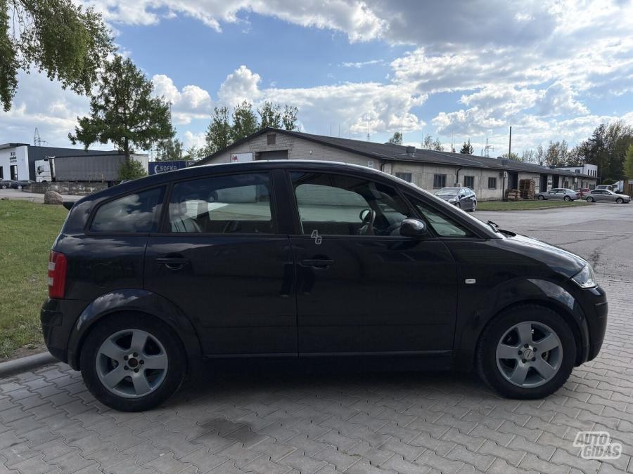 Black Audi A2 2002 in Siauliai, with an engine capacity of 1.60 L and mileage of 159 thousand km for 2700 €, photo 8 on AUTOMOTO.COM.LV