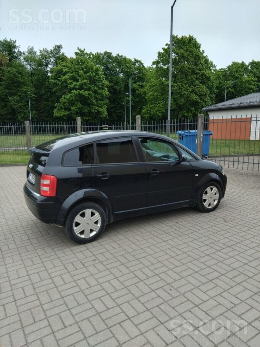 Black Audi A2 2002 in Daugavpils, with an engine capacity of 1.40 L and mileage of 280 thousand km for 1950 €, photo 4 on AUTOMOTO.COM.LV
