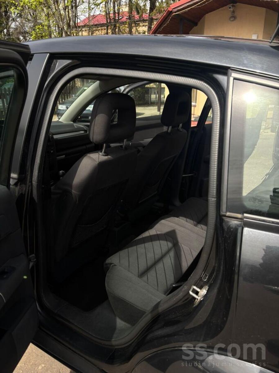 Melns Audi A2 2003 Rīga, ar dzinēja tilpumu 1.60 L un nobraukumu 227 tūkst. km par 3750 €, foto 9 vietnē AUTOMOTO.COM.LV