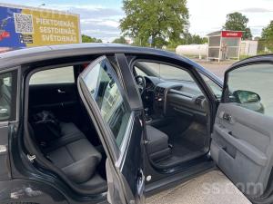 Black Audi A2 2003 in Riga, with an engine capacity of 1.40 L and mileage of 250 thousand km for 2600 €, photo 7 on AUTOMOTO.COM.LV