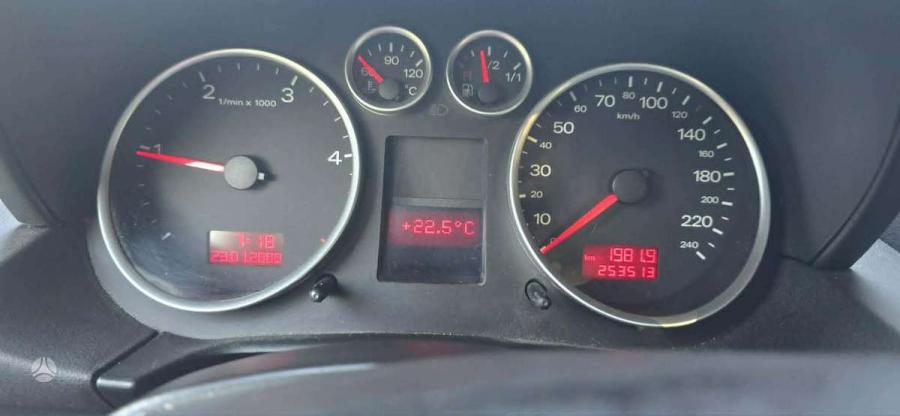 Black Audi A2 2003 in Siauliai, with an engine capacity of 1.42 L and mileage of 254 thousand km for 1500 €, photo 4 on AUTOMOTO.COM.LV