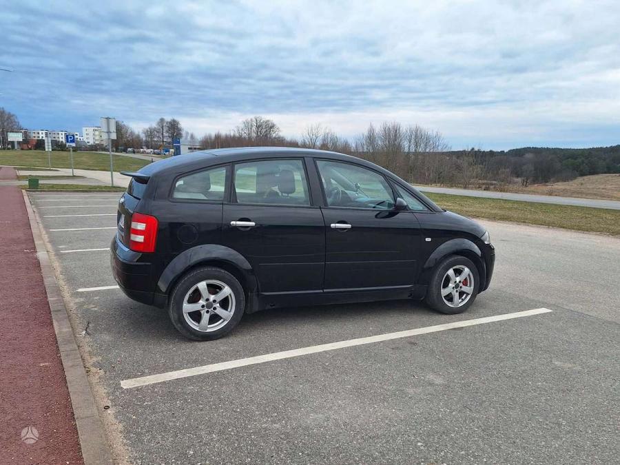 Melns Audi A2 2003 Švenčionys, ar dzinēja tilpumu 1.42 L un nobraukumu 414 tūkst. km par 1600 €, foto 3 vietnē AUTOMOTO.COM.LV
