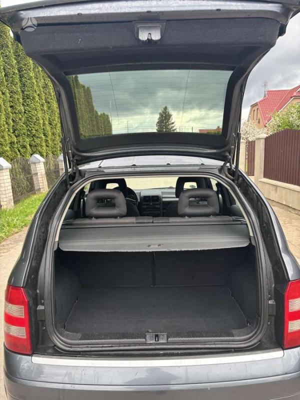 Melns Audi A2 2004 Jurbarkas, ar dzinēja tilpumu 1.42 L un nobraukumu 245 tūkst. km par 2900 €, foto 7 vietnē AUTOMOTO.COM.LV