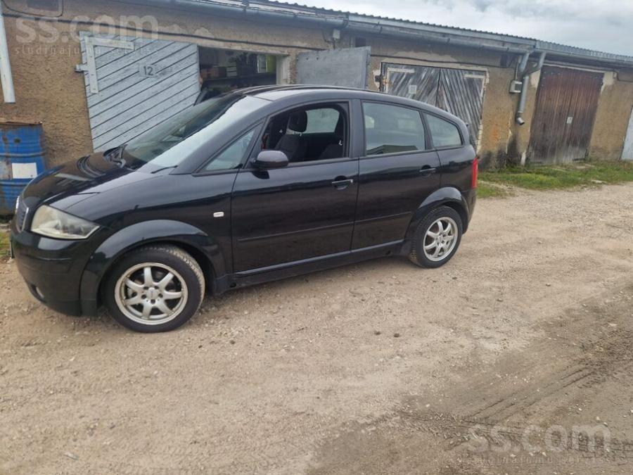 Black Audi A2 2004 in Valmiera, with an engine capacity of 1.40 L and mileage of 306 thousand km for 1800 €, photo 5 on AUTOMOTO.COM.LV