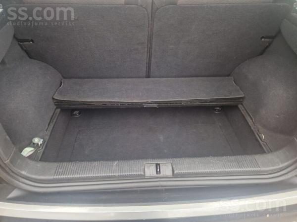 Black Audi A2 2004 in Valmiera, with an engine capacity of 1.40 L and mileage of 306 thousand km for 1800 €, photo 7 on AUTOMOTO.COM.LV