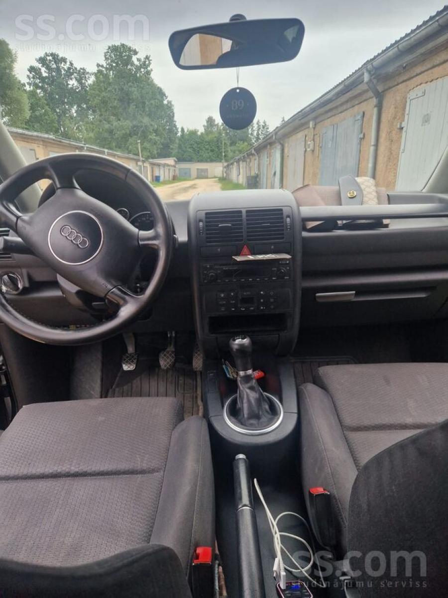 Black Audi A2 2004 in Valmiera, with an engine capacity of 1.40 L and mileage of 306 thousand km for 1800 €, photo 10 on AUTOMOTO.COM.LV