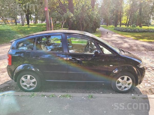 Black Audi A2 2001 in Riga, with an engine capacity of 1.40 L and mileage of 229 thousand km for 600 €, photo 5 on AUTOMOTO.COM.LV